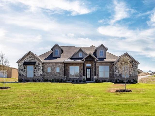 400 Persimmon Ct, Weatherford, TX 76085