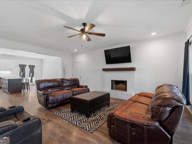 400 Pitts Chapel Road