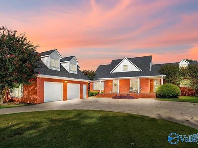 400 Plantation Pointe Rd, Scottsboro, AL 35768