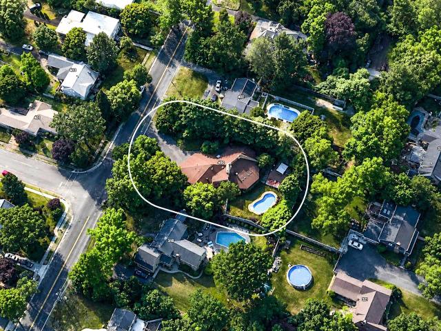 400 Pleasant Valley Ave