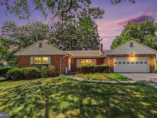 400 Rosewood Ln, Harrisburg, PA 17111