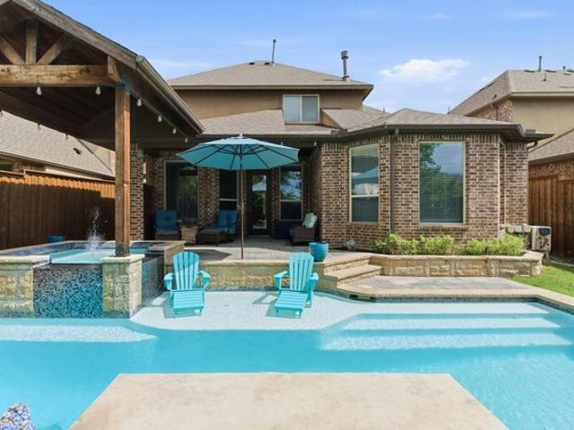 400 Ridgewood Dr, Lewisville, TX 75067