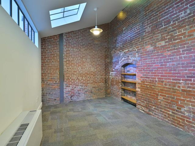 400 W 7th Street