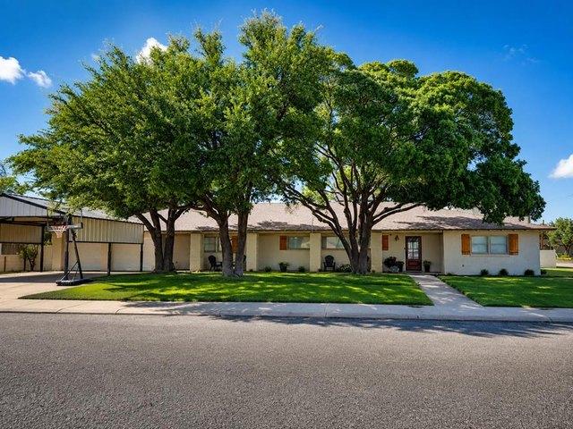 400 W 2nd St, Stanton, TX 79782