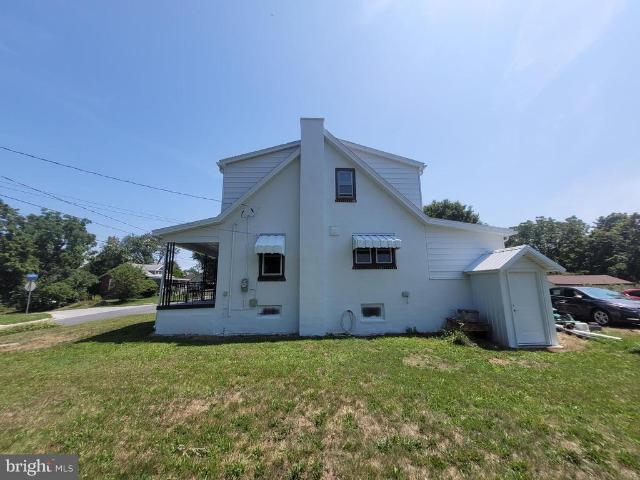 400 W Dauphin