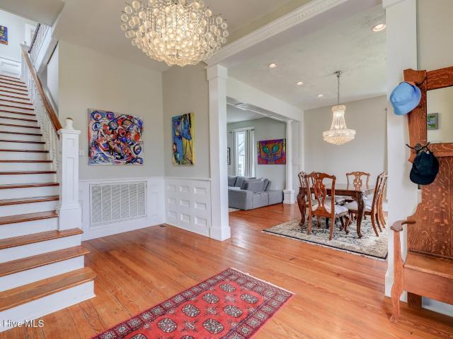 400 W Forest Avenue