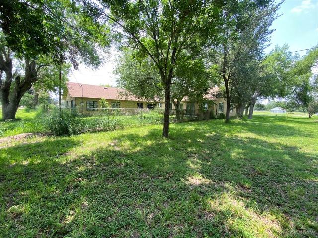 400 W Houston Avenue