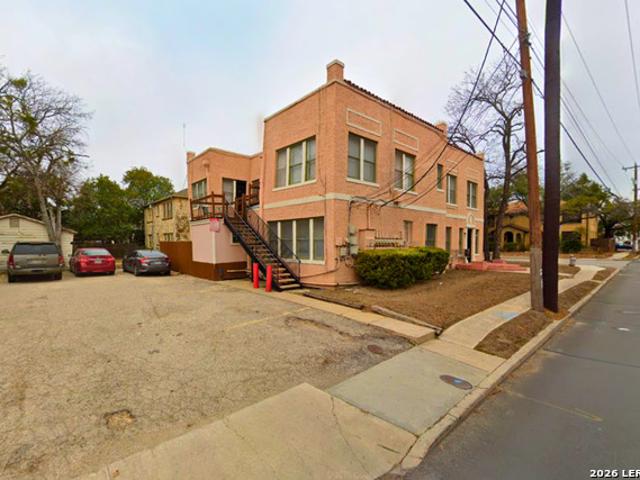 400 W Lynwood Ave