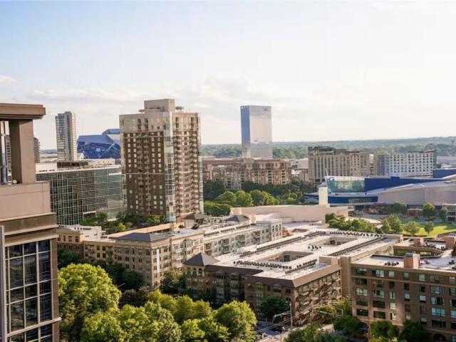 400 W Peachtree Street NW 2006