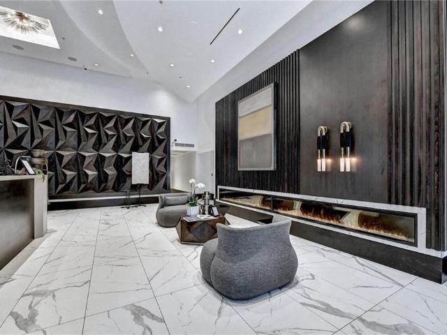 400 W Peachtree Street NW 711
