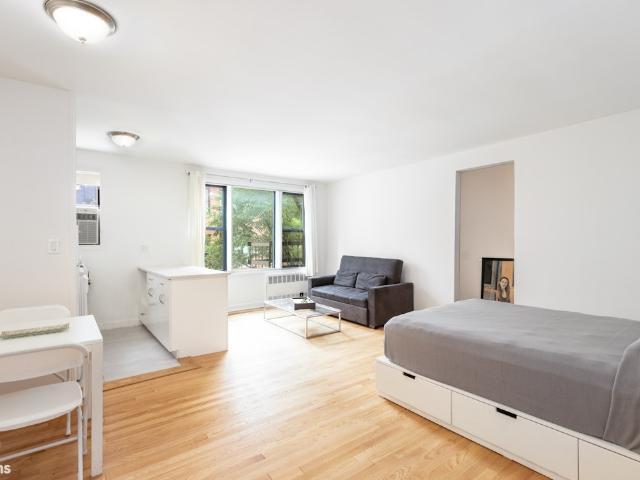 400 West 58th Street, New York, NY