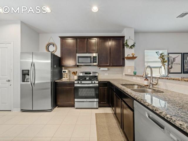400 Westminster Dr, Kyle, TX