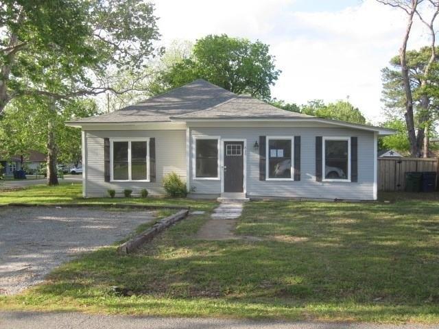 400 William St, Pottsboro, TX 75076