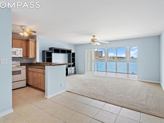 400 Wilma Cir 206, Riviera Beach, FL
