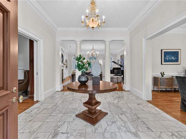 400 Windship Place