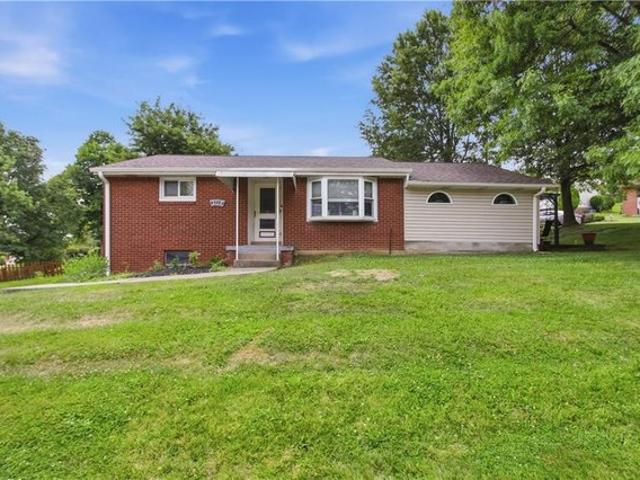 400 Virginia Dr, Oakdale, PA 15071
