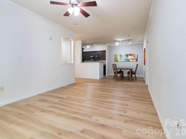400 Vista Lake Drive # 002
