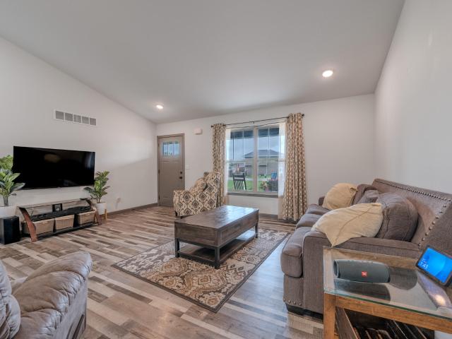 400 zachary ct