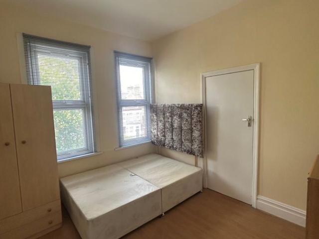400B Green Lanes, London N13, 1 bed terraced house to rent, £1,000 pcm | PrimeLocation