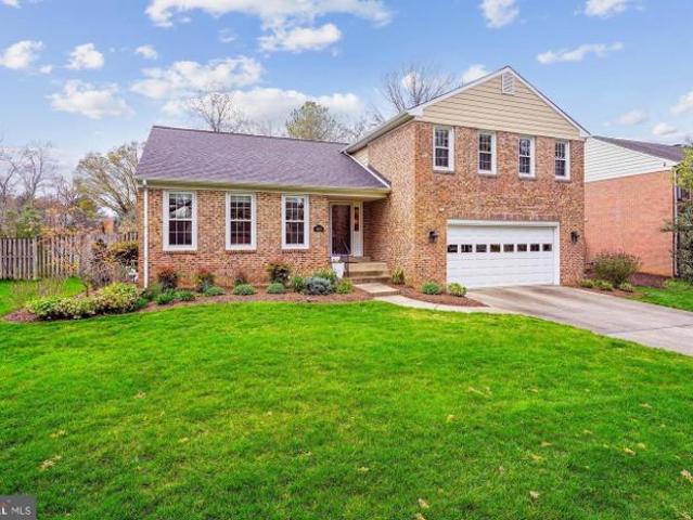 4014 Ellicott St, Alexandria, VA 22304