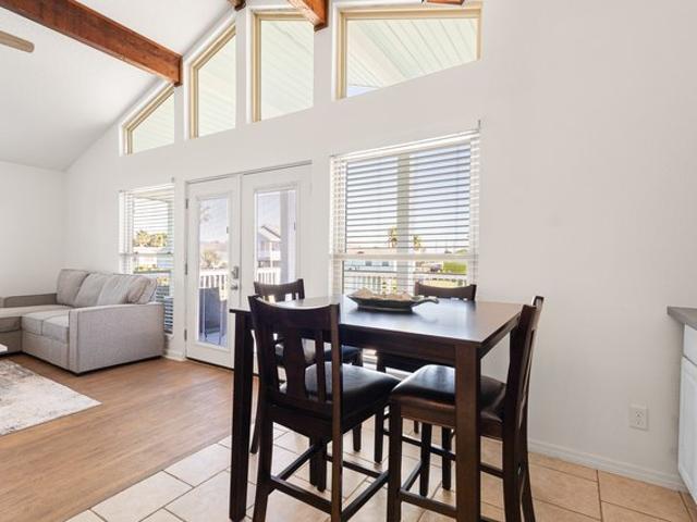 4014 Kent Dr, Galveston, TX 77554