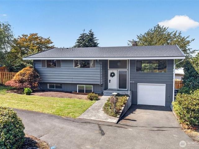 4014 Robin Rd W, University Place, WA 98466