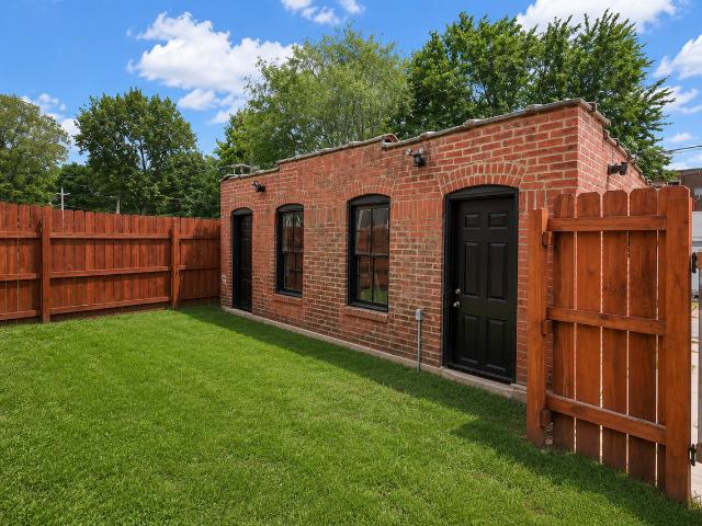 4014 16 DeTonty 2 Bedroom Apartment for Rent at 4014 De Tonty St, St. Louis, MO 63110 Shaw