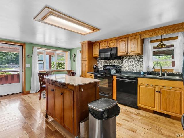 4015 Mapleton Road