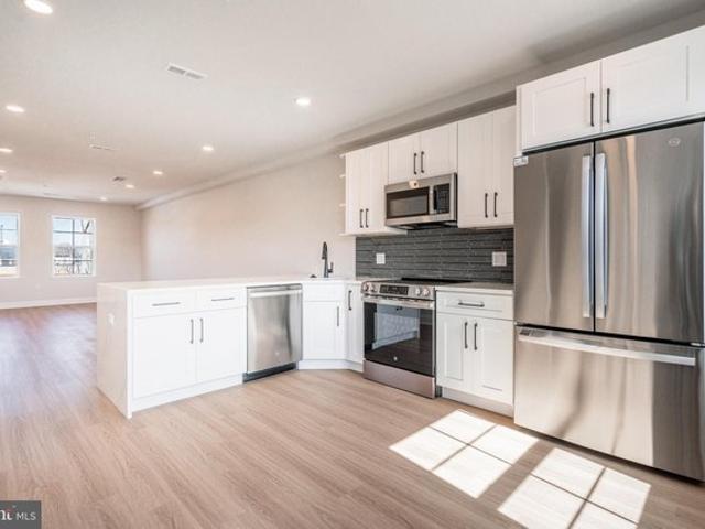 4015 Marilyn Dr Unit A94, Philadelphia, PA 19131