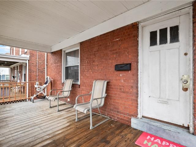 4015 Center Ave