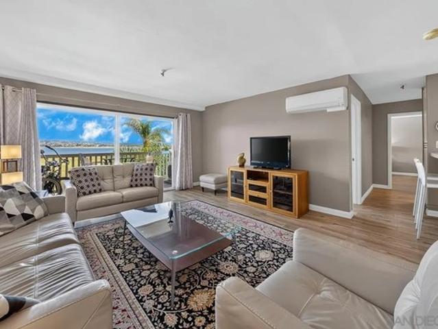4015 Crown Point Dr Unit 310, San Diego, CA 92109
