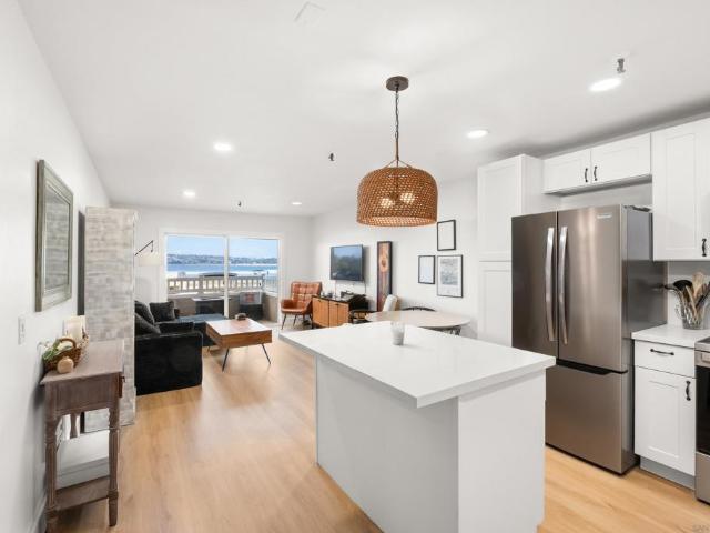 4015 Crown Point 104