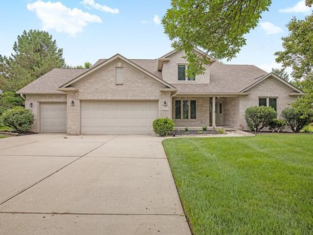 4015 Highland Park Dr, Greenwood, IN 46143