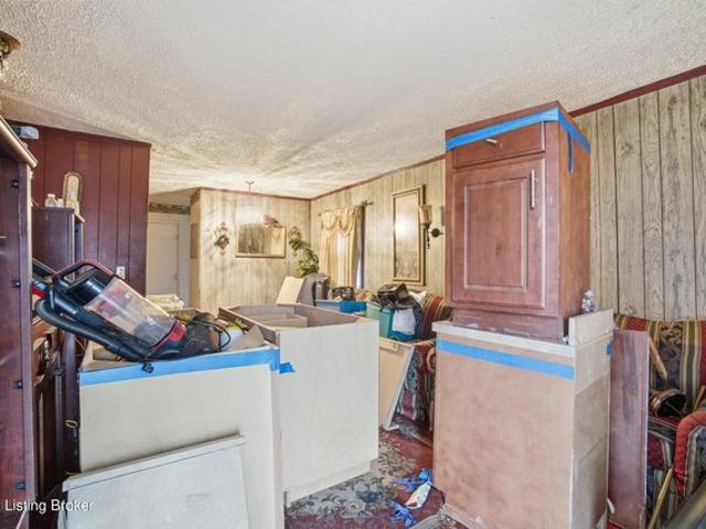 4015 St Francis Ln, Louisville, KY 40218