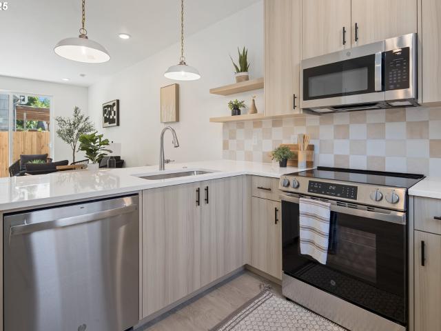 4015 SE 65TH AVE