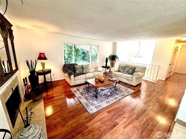 4016 Burton Place W