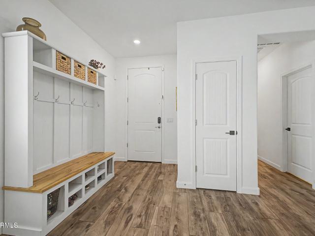 4016 E MARK Lane