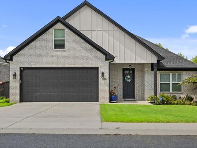 4016 Elizabeth Ct, Benton, AR 72019