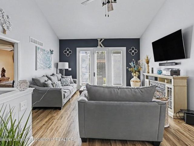 4017 Eastbridge Circle Rd, Stockbridge, MI 49285