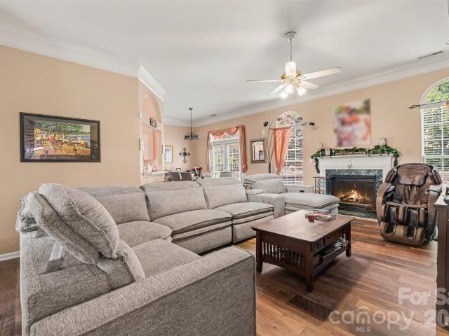4017 Guilford Court NW