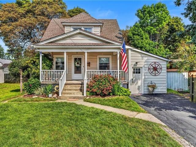 4017 Washington St, Niagara Falls, NY 14305