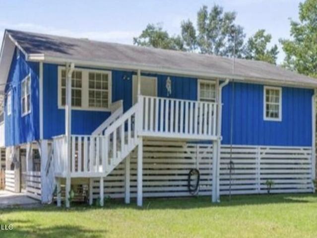 4017 7th Ave, Bay Saint Louis, MS 39520