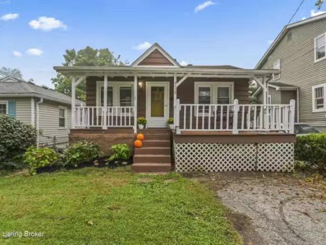4018 MASSIE AVE, LOUISVILLE, KY 40207 Single Family Residence.