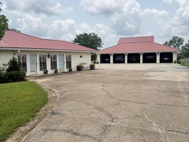 4018 Fernwood Rd, McComb, MS 39648