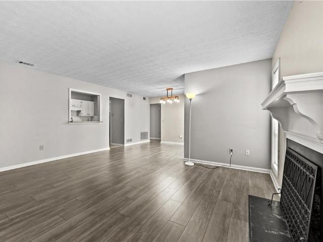 4018 Woodridge Way