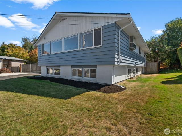 4019 Robin Road W