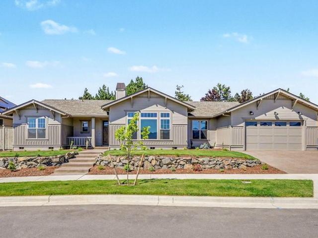 4019 Sunleaf Ave, Medford, OR 97504