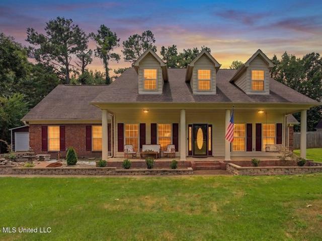 4019 Victoria Dr, Nesbit, MS 38651