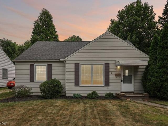 4019 W 220th St, Fairview Park, OH 44126