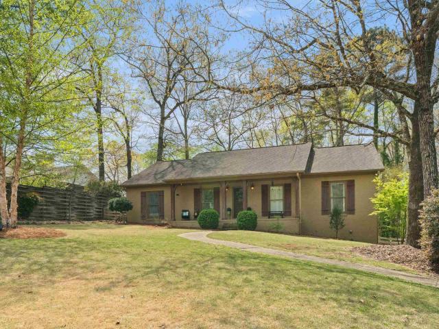 4010 Meadowood Drive